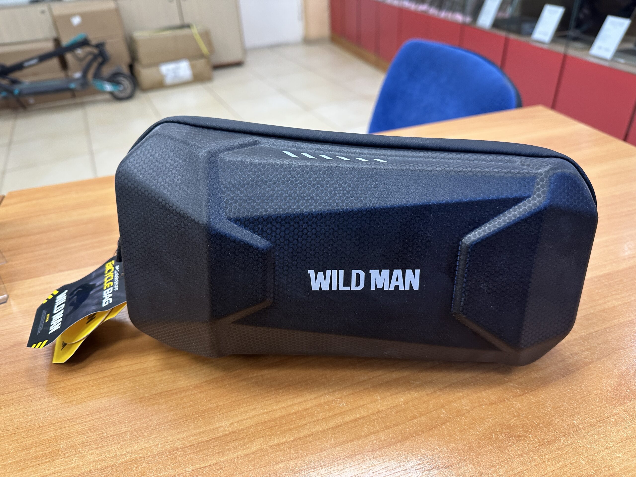 Dviračio, paspirtuko krepšys Wild Man 4L talpa - Mobas.lt